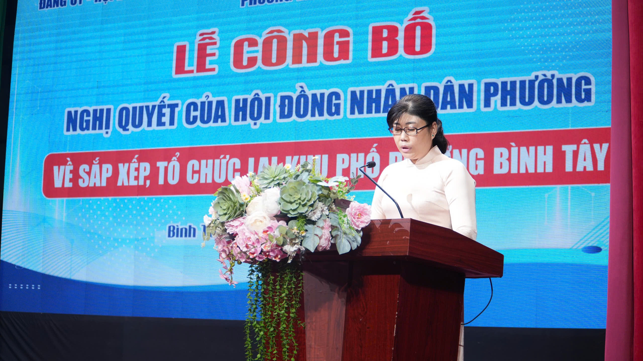 Bình Tây tổ chức Lễ công bố Nghị quyết sắp xếp, tổ chức lại khu phố ...